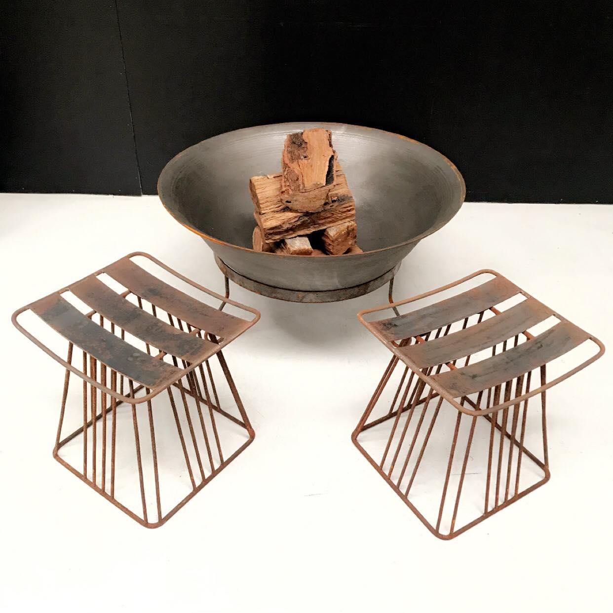 Steel Wire Industrial Stool – Razzino Furniture